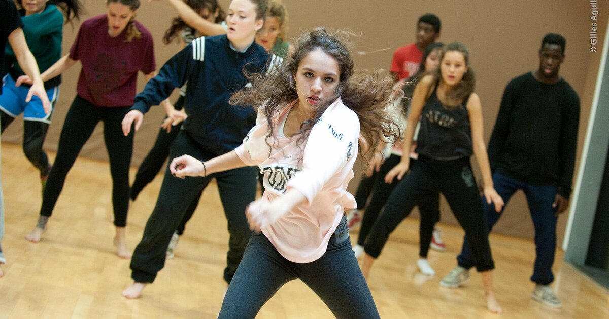 Autour de Karavel : master class, ateliers, concert, cinéma...