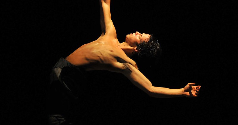 À travers les œuvres de Mourad Merzouki - Pôle En Scènes